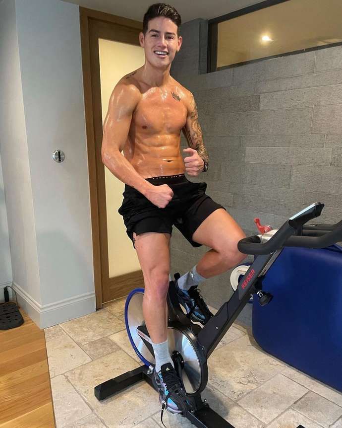 Everton star James Rodriguez now has an incredible physique after Real ...