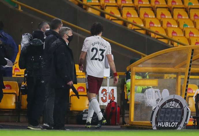 Wolves 2-1 Arsenal: David Luiz red card explained by ex-referee