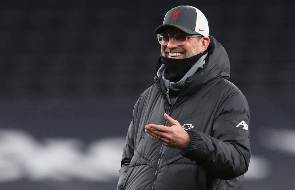 Jurgen Klopp: Liverpool fans make banner outside Anfield in support of ...