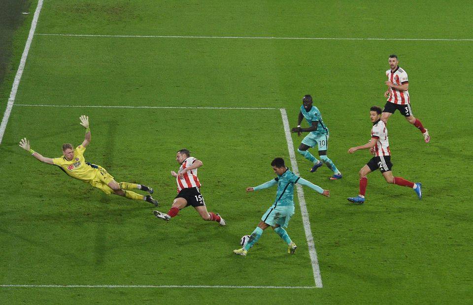 Liverpool's Roberto Firmino passes instead of shooting vs Sheffield United