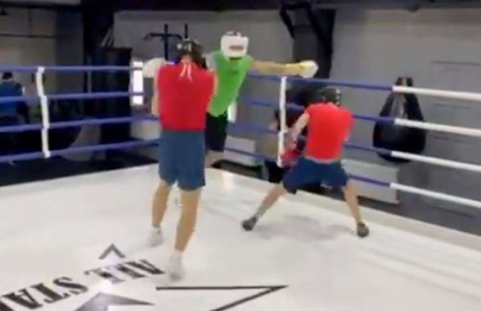 Boxing: Oleksandr Usyk's wild 'double-punch' attempt in training