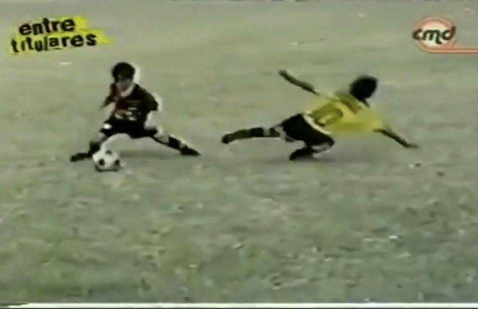 Lionel Messi: Incredible footage of him playing for Newell's Old Boys ...