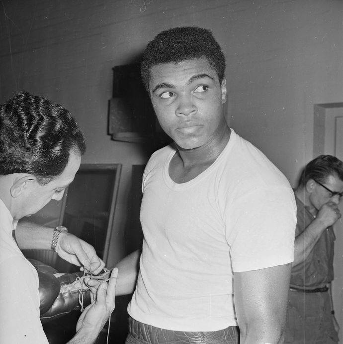 Mayweather, Pacquiao, Ali: The 10 greatest boxers of all time named