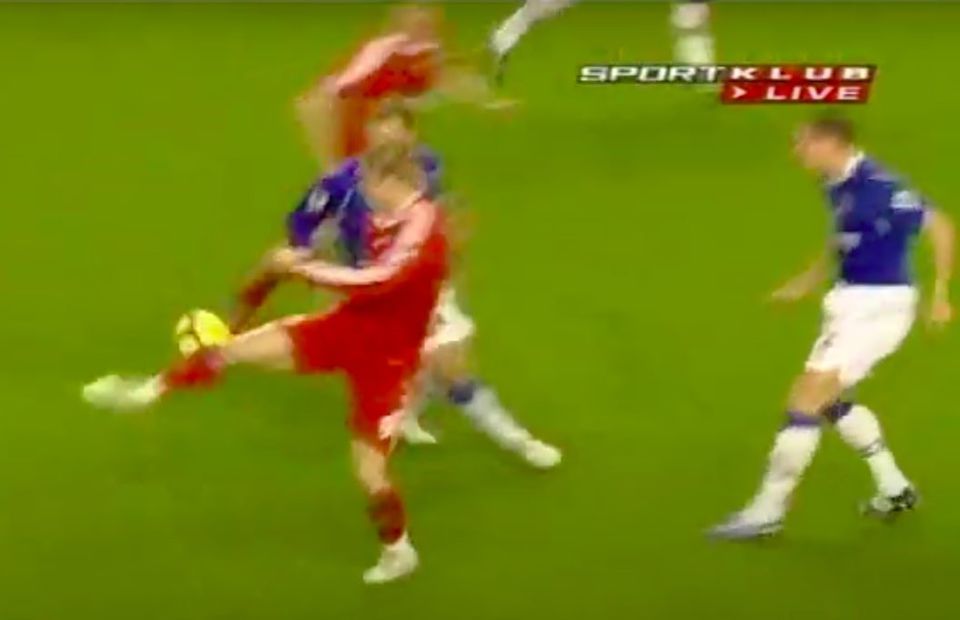 Liverpool: Fernando Torres' back-heel assist for Steven Gerrard v ...