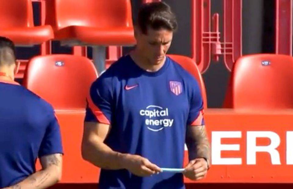 Fernando Torres body transformation: Atletico U19s coach looks a unit ...