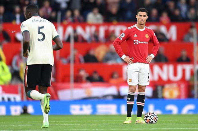 Cristiano Ronaldo had Virgil van Dijk to deal with after incident with ...