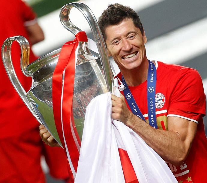 Cristiano Ronaldo vs Robert Lewandowski: Who had the better prime season?