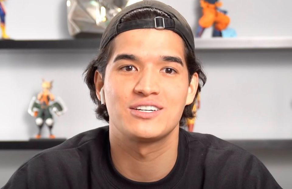 Showstar UK VS USA YouTube Boxing: Alex Wassabi Roasts Opponent Deji in ...