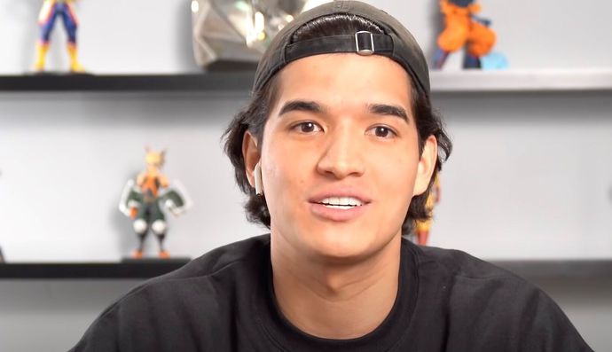 Showstar UK VS USA YouTube Boxing: Alex Wassabi Roasts Opponent Deji in ...