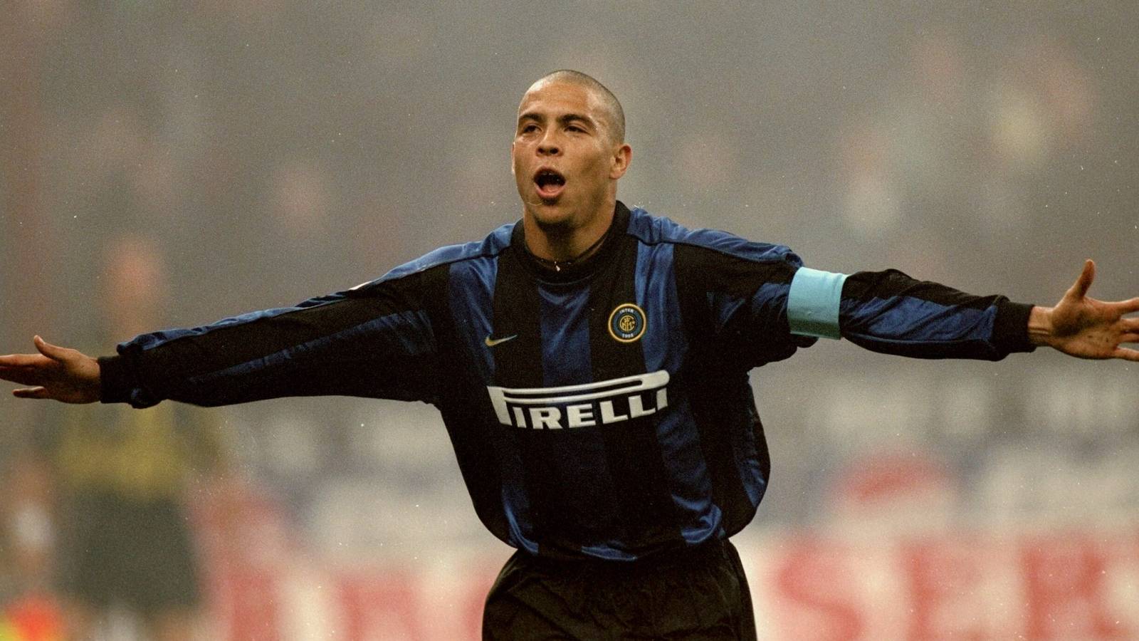 Ronaldo: Incredible video of Brazil legend scoring goals