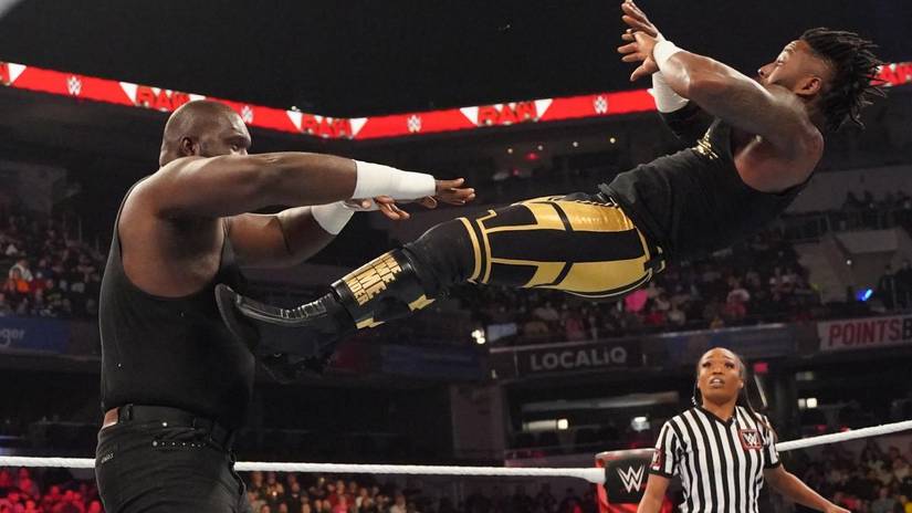 WWE Raw results: Brock Lesnar appears ahead of big title match