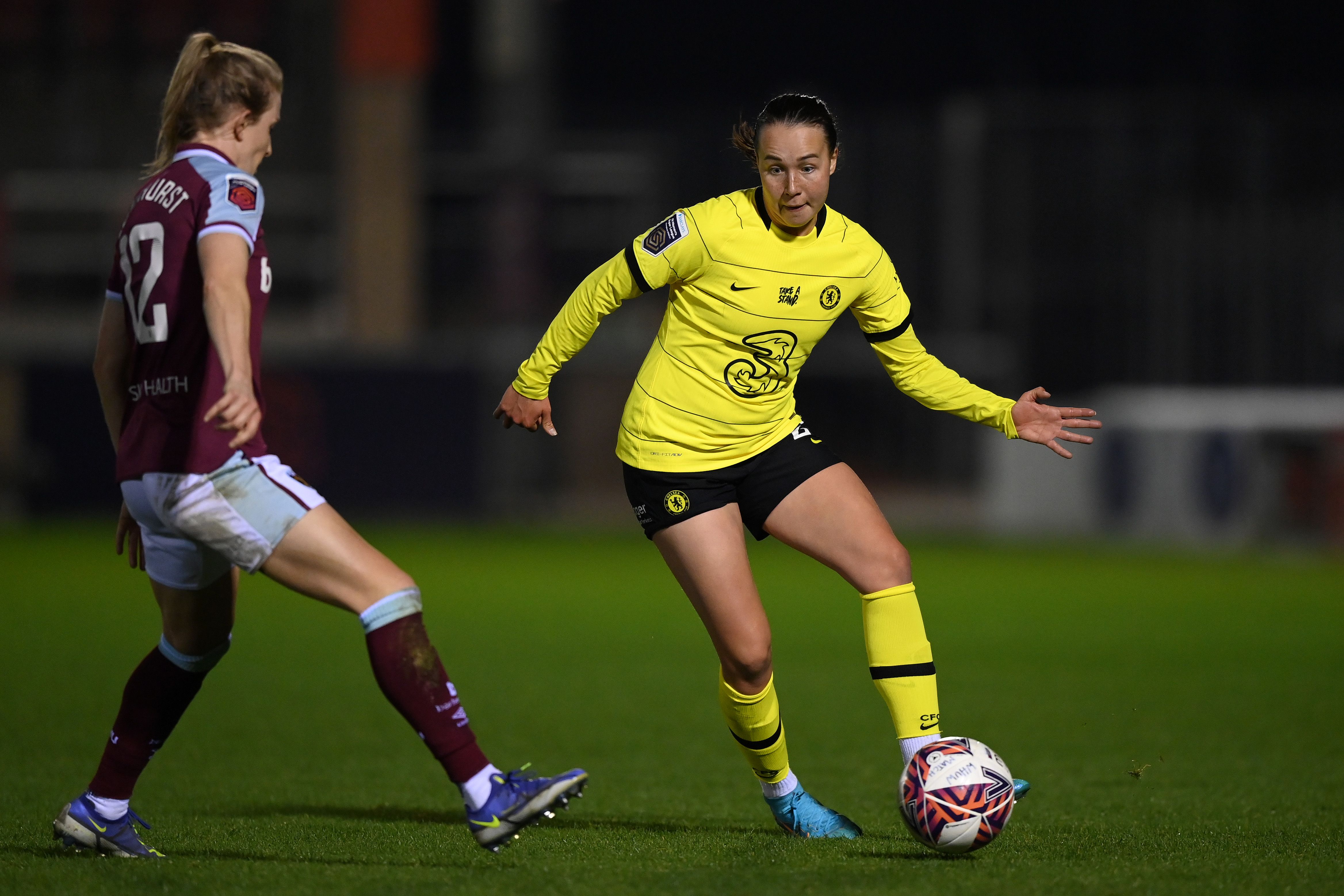 Chelsea praised for "outstanding" win after "difficult day"