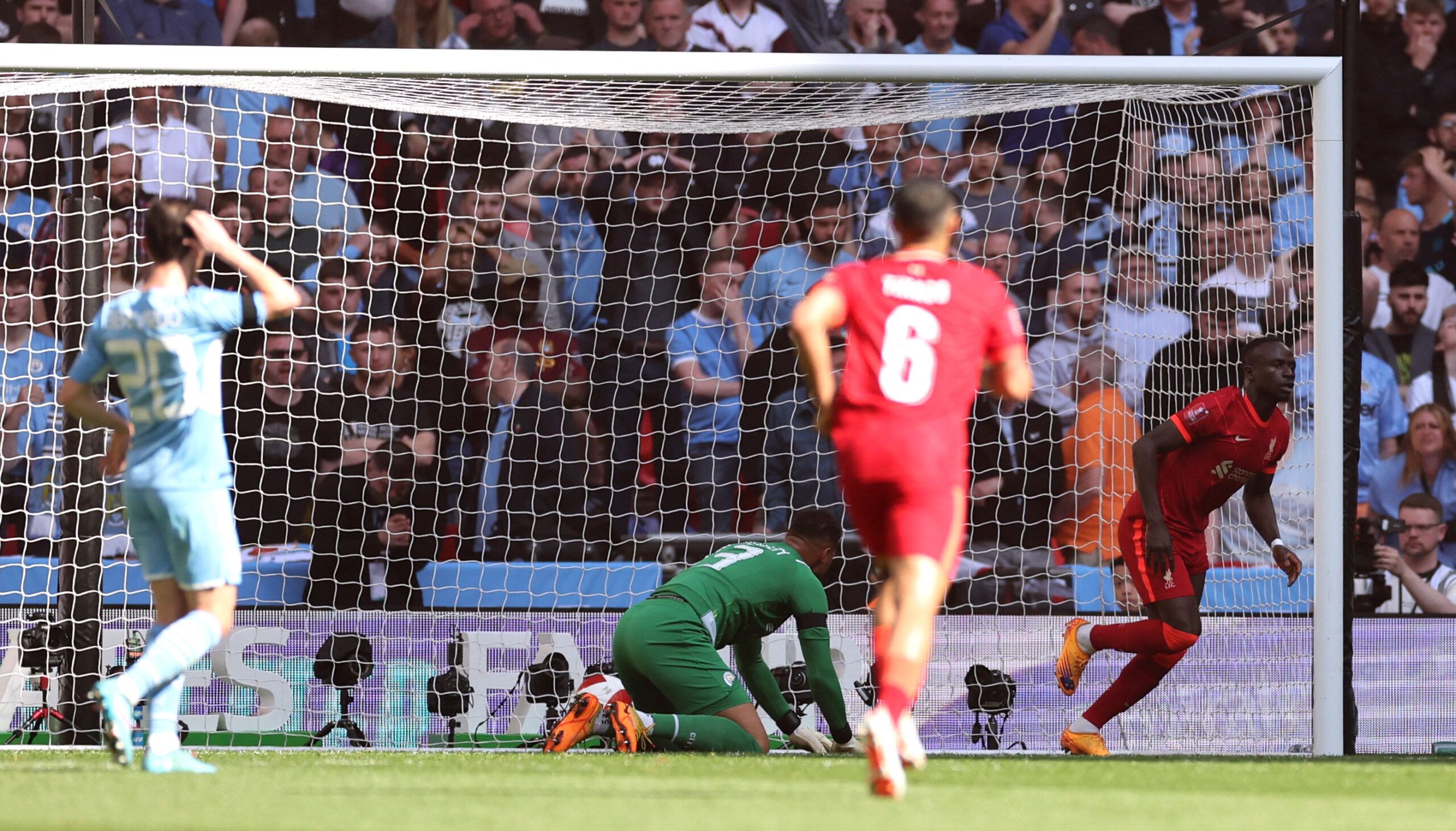Liverpool's Sadio Mane scores crazy FA Cup goal vs Man City