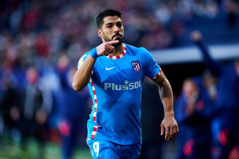 Luis Suarez stopped Atleti players walking over Man City's crest