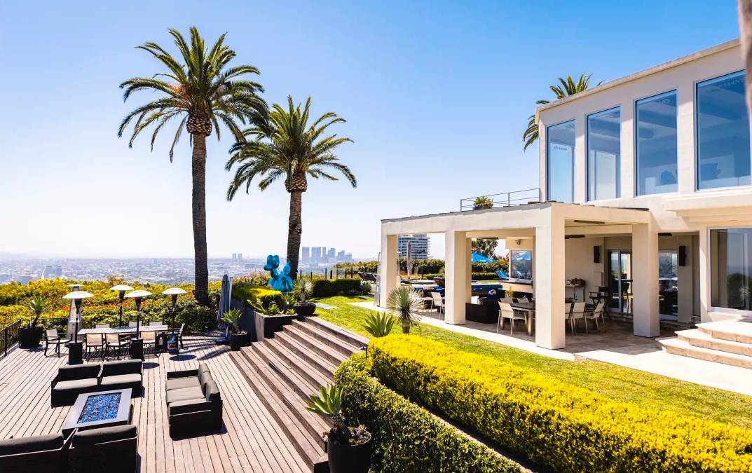 Los Angeles Rams unveil unreal NFL Draft house in Hollywood Hills