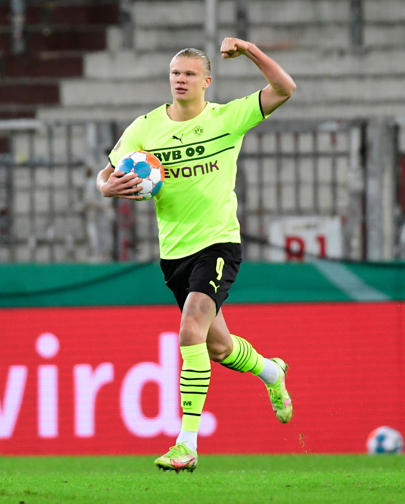 Erling Haaland underwent impressive body transformation at Borussia ...