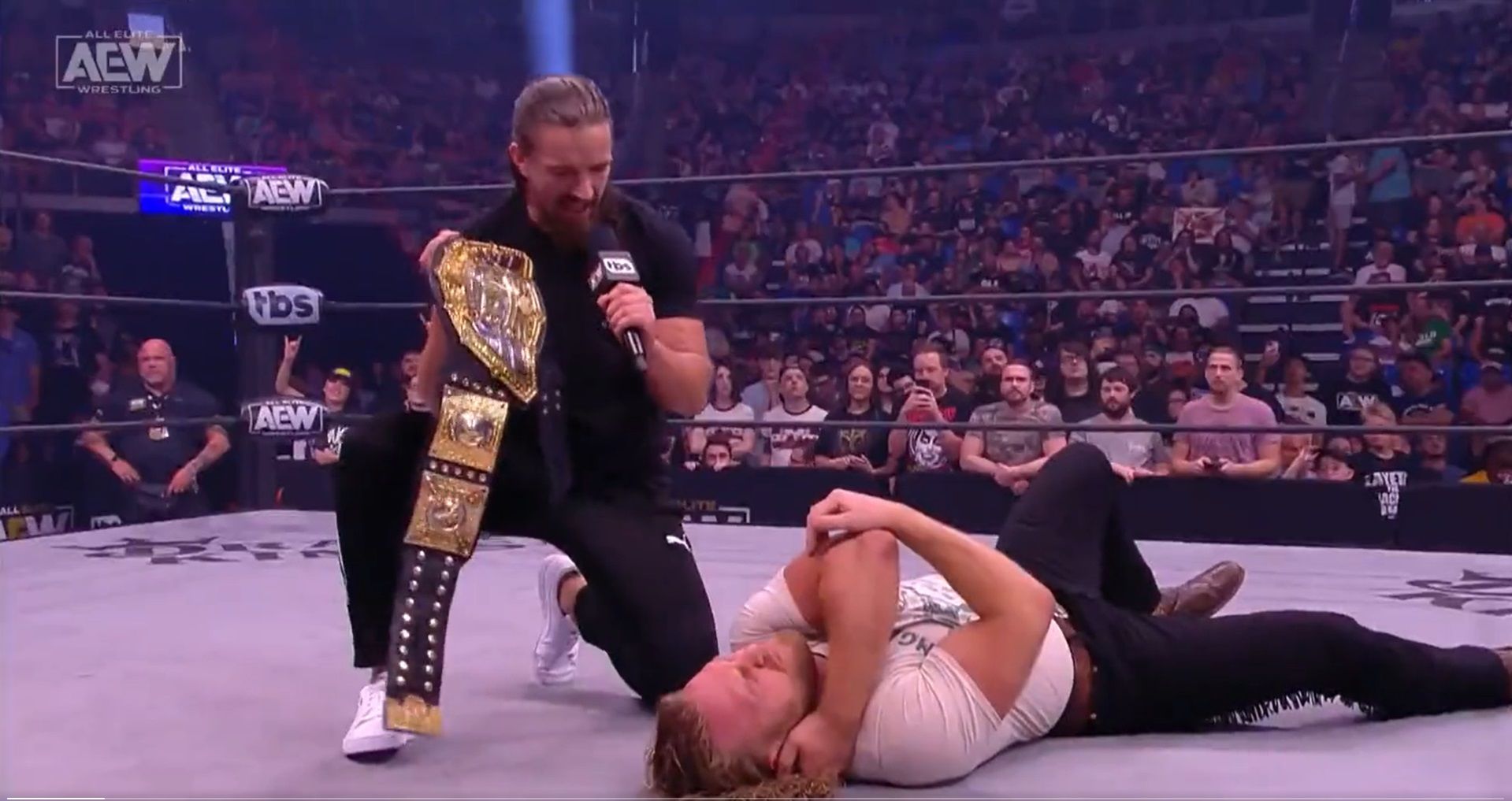 IWGP World Heavyweight Champion Jay White makes shock Dynamite appearance