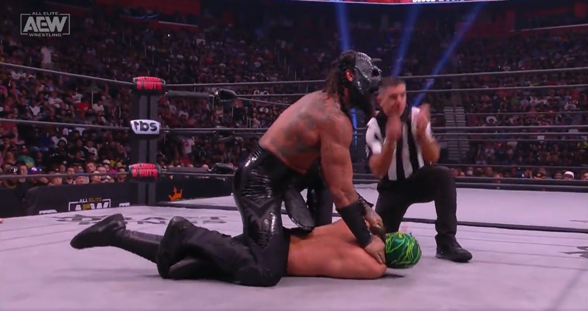 AEW Dynamite: Former World Tag Team Champion Luchasaurus turns heel