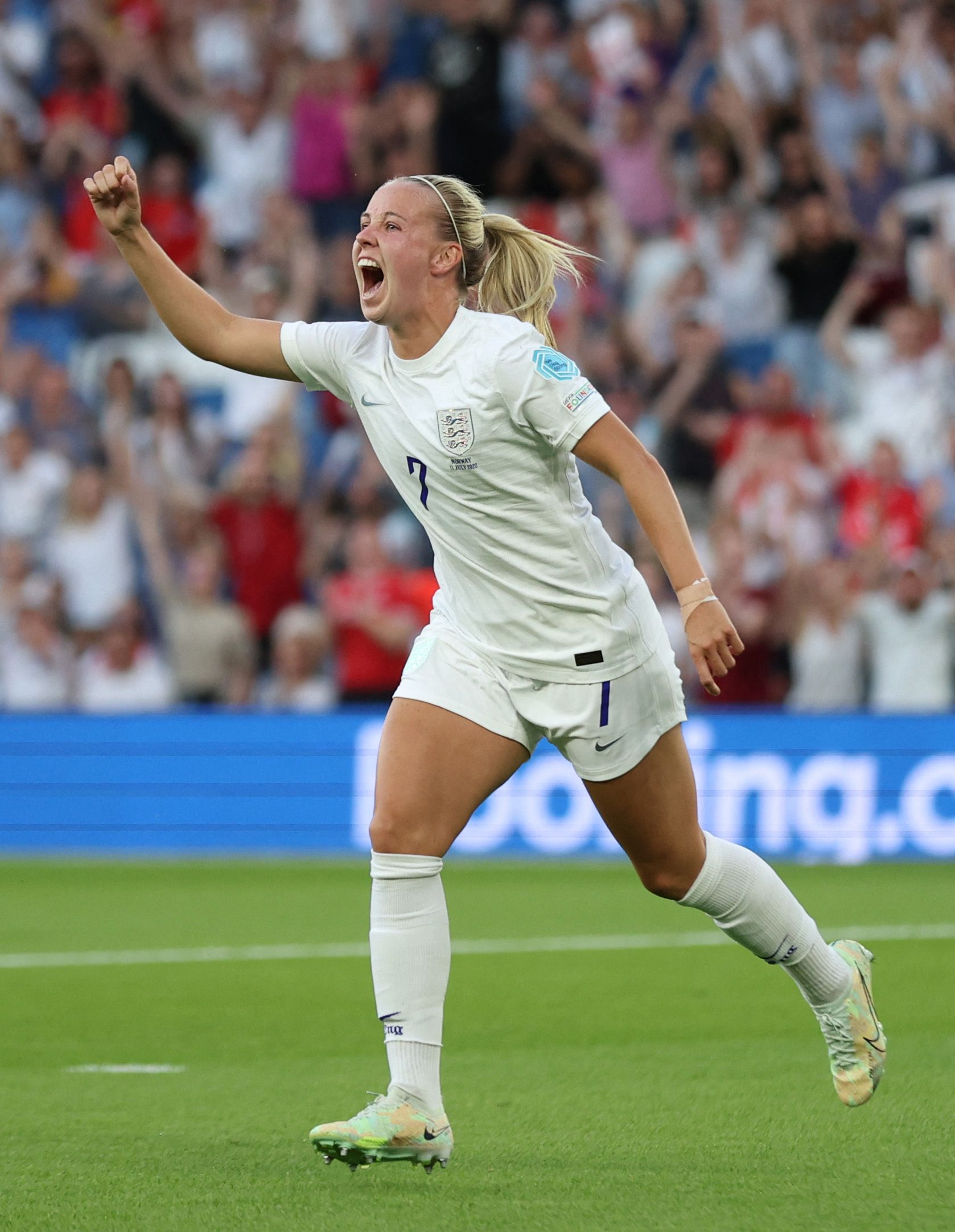 Beth Mead: Girl goes viral for ‘inventing’ song for England’s Euro 2022 ...