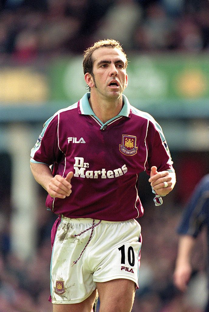 Paolo Di Canio's sportsmanship v Everton that saw him win award