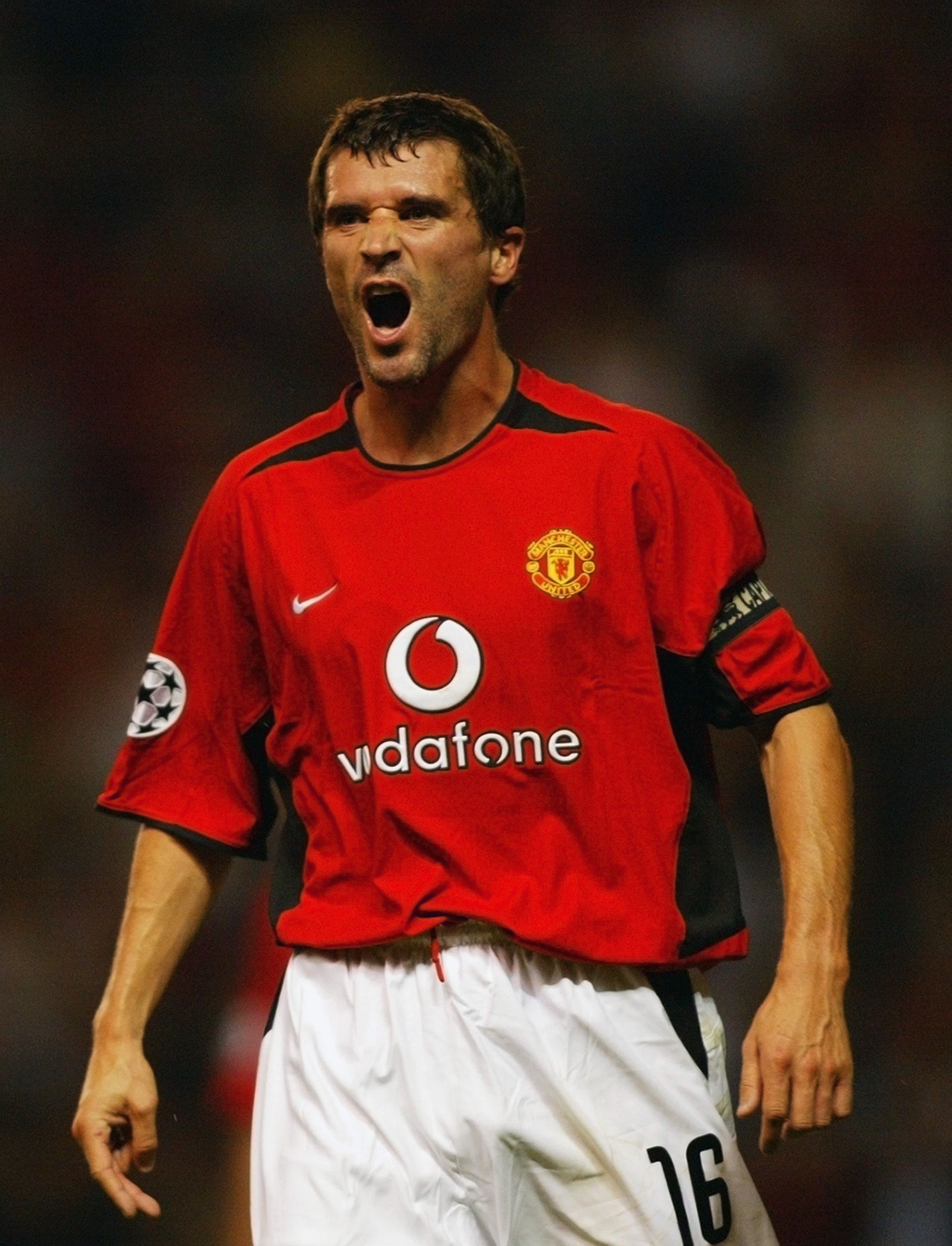 Roy Keane: Footage of Man United legend perfecting the slide tackle