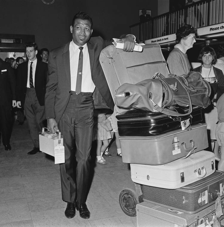 Muhammad Ali named Sugar Ray Robinson boxing's GOAT despite being ...