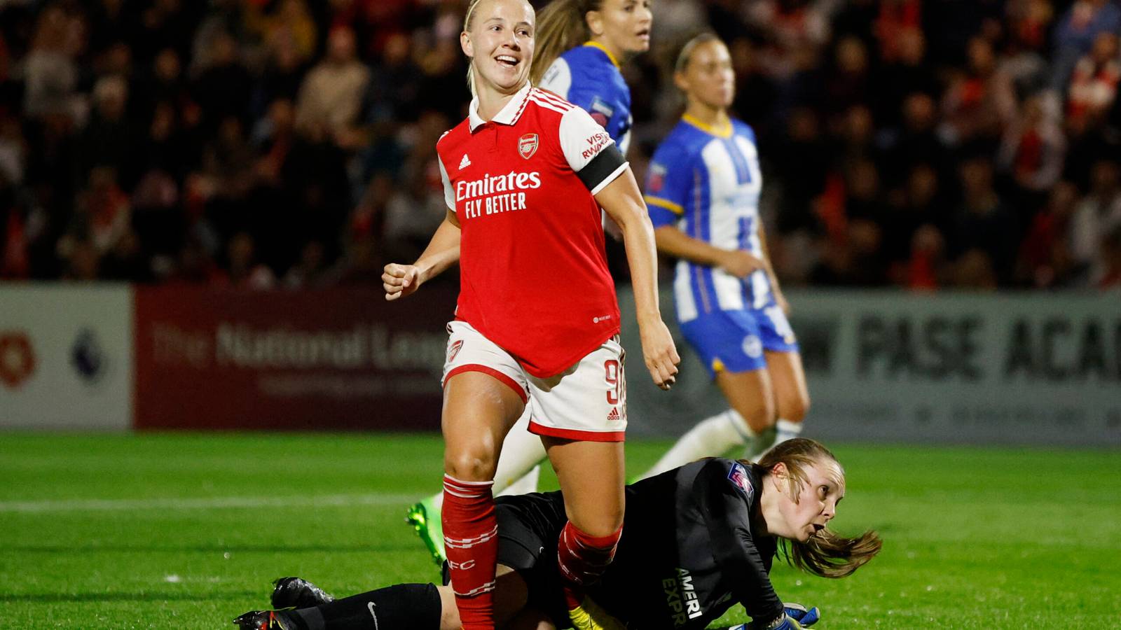Arsenal: Young Beth Mead fan couldn't believe she just got star's autograph