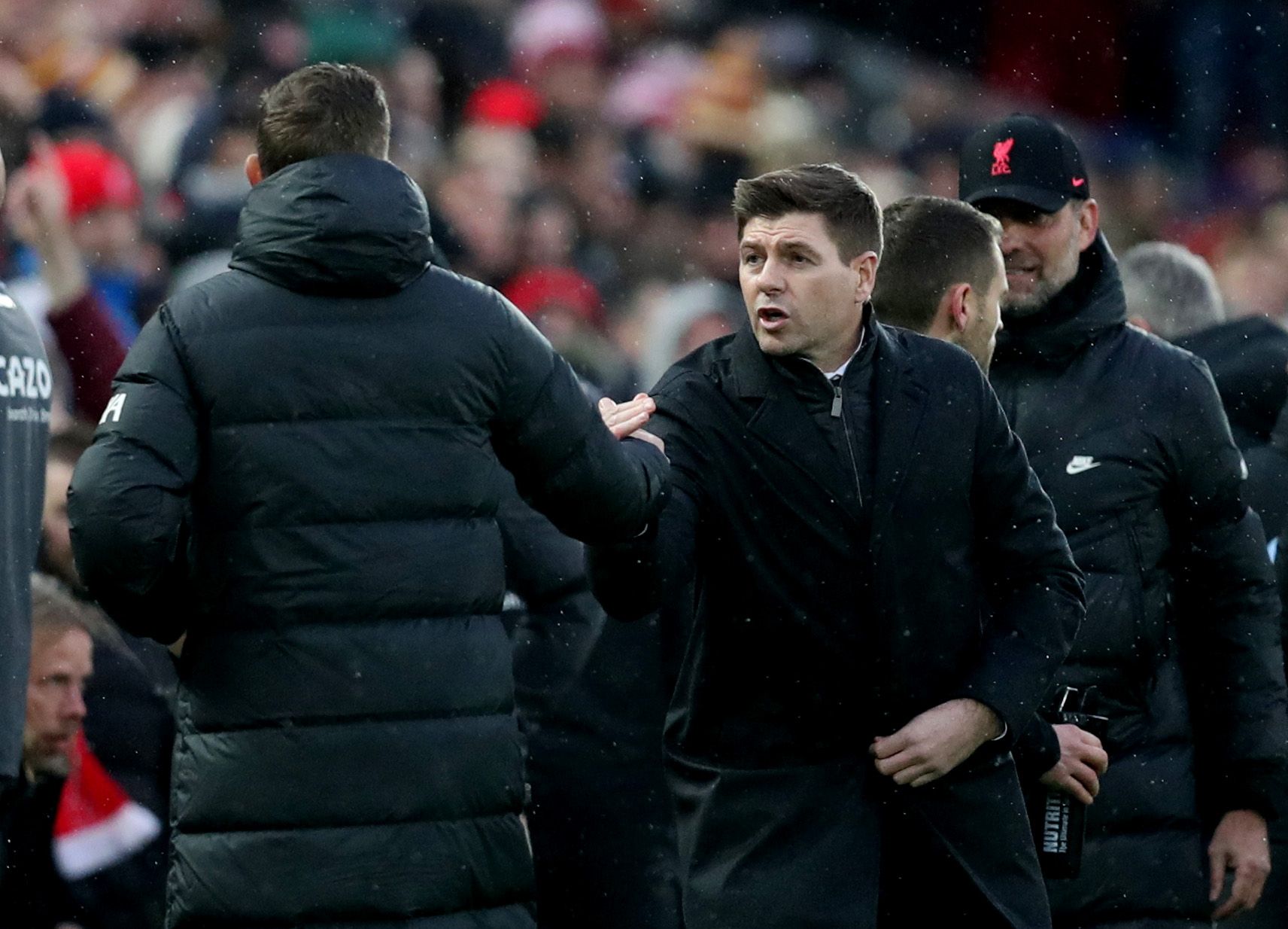 Steven Gerrard mugged off Michael Owen when he asked about Liverpool ...