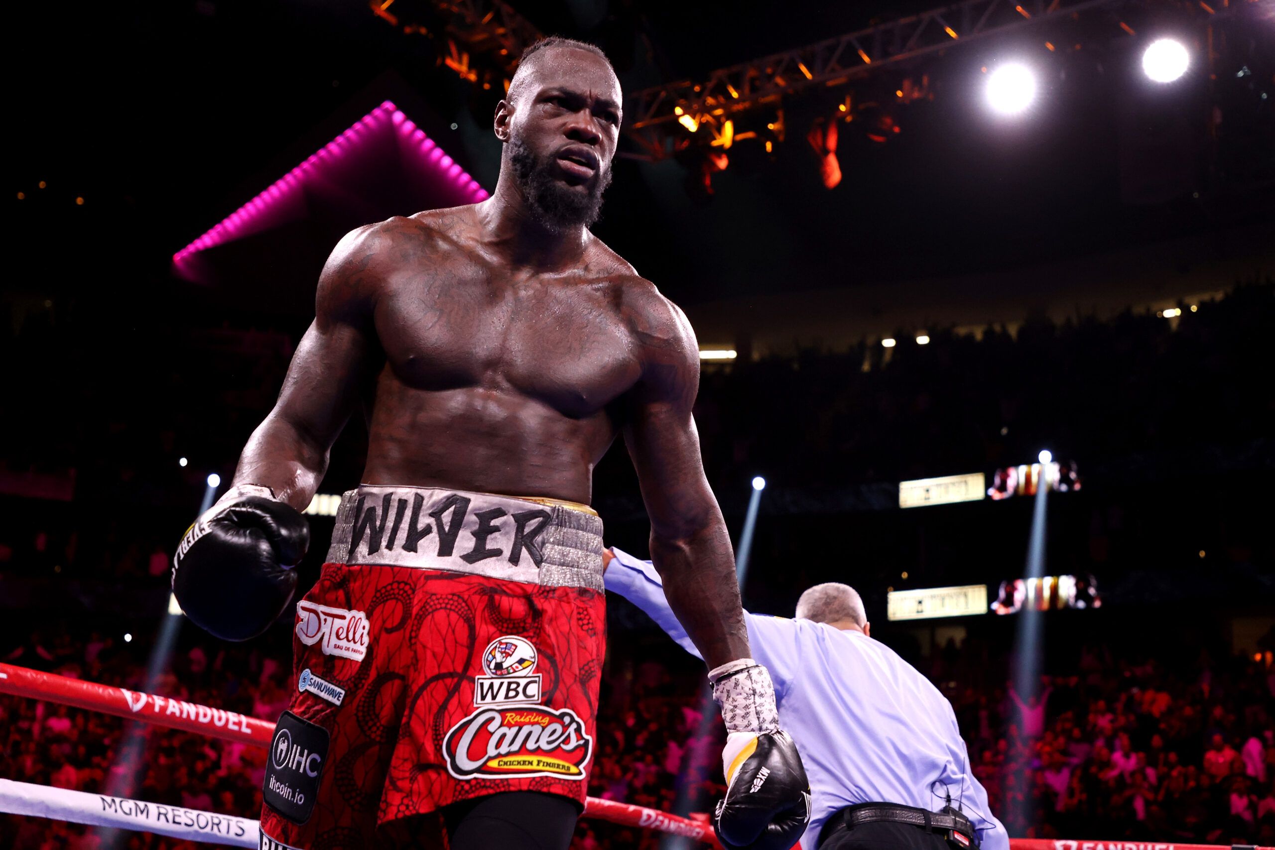 Deontay Wilder vs Robert Helenius Odds: Who is the favourite?