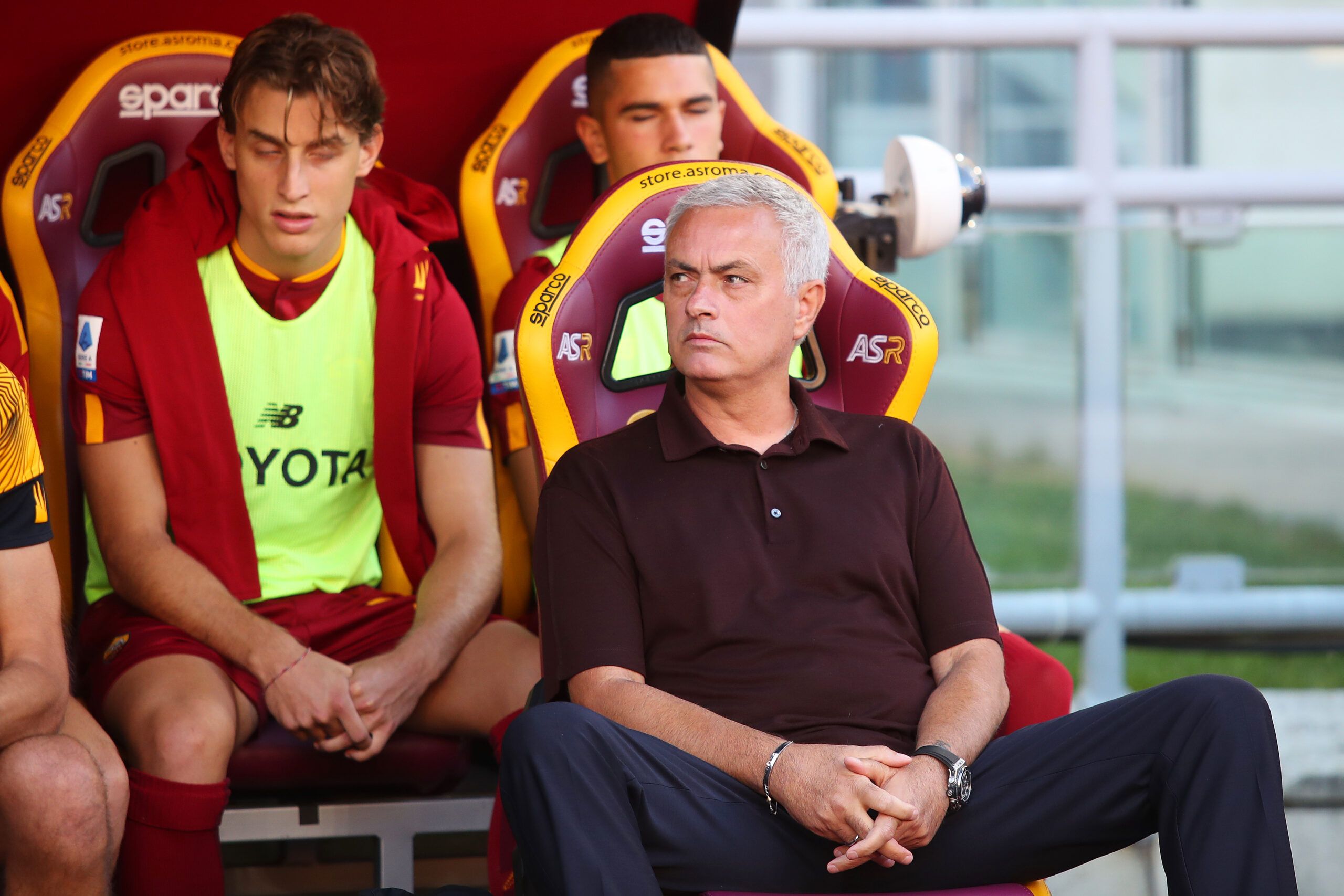 Jose Mourinho films himself watching Roma 2-1 Inter Milan on team bus