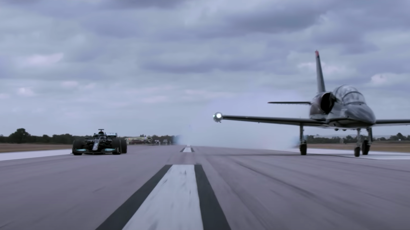 Lewis Hamilton's Mercedes F1 car vs a jet: Incredible video of race