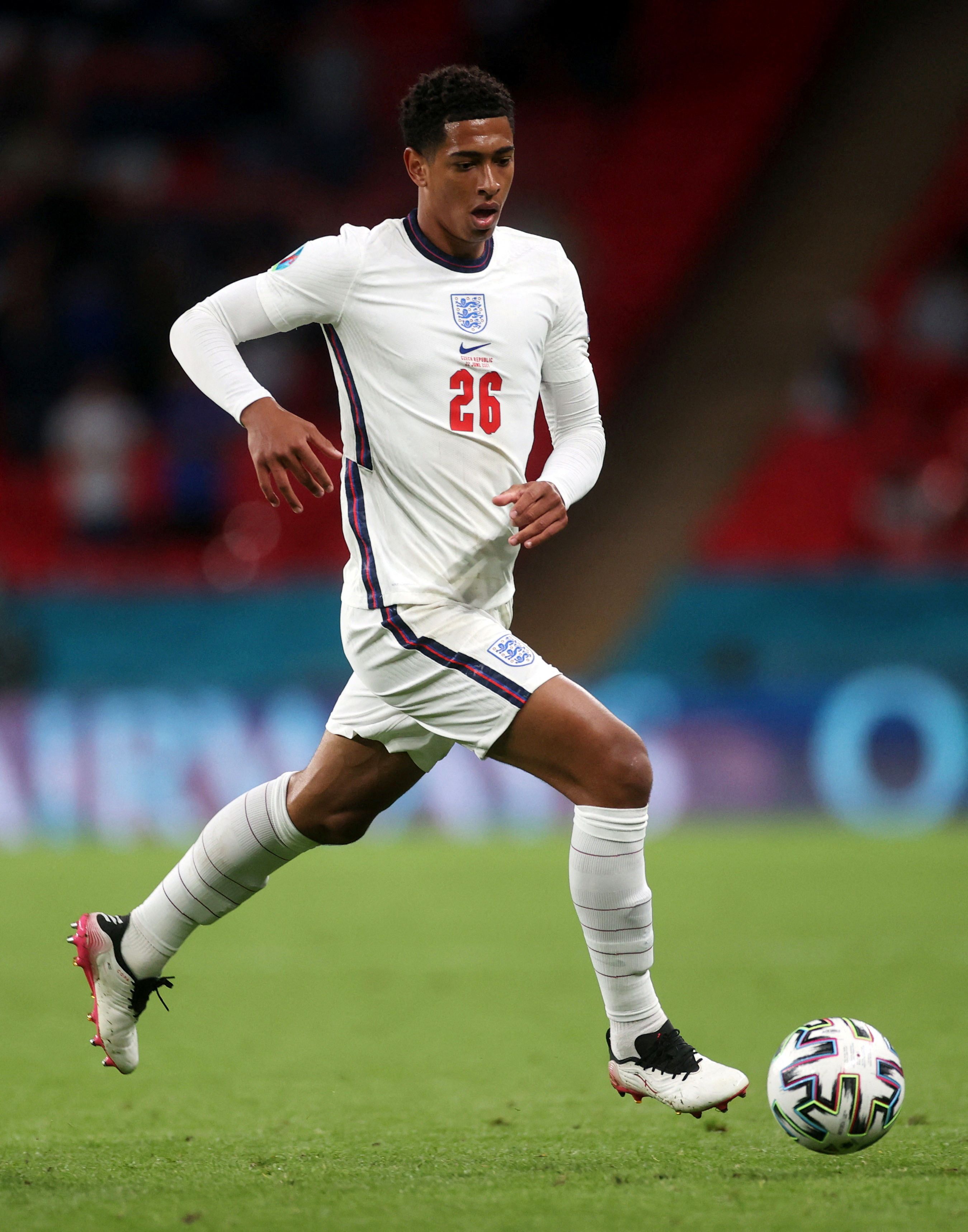 England's Jude Bellingham drops stunning assist for Dortmund