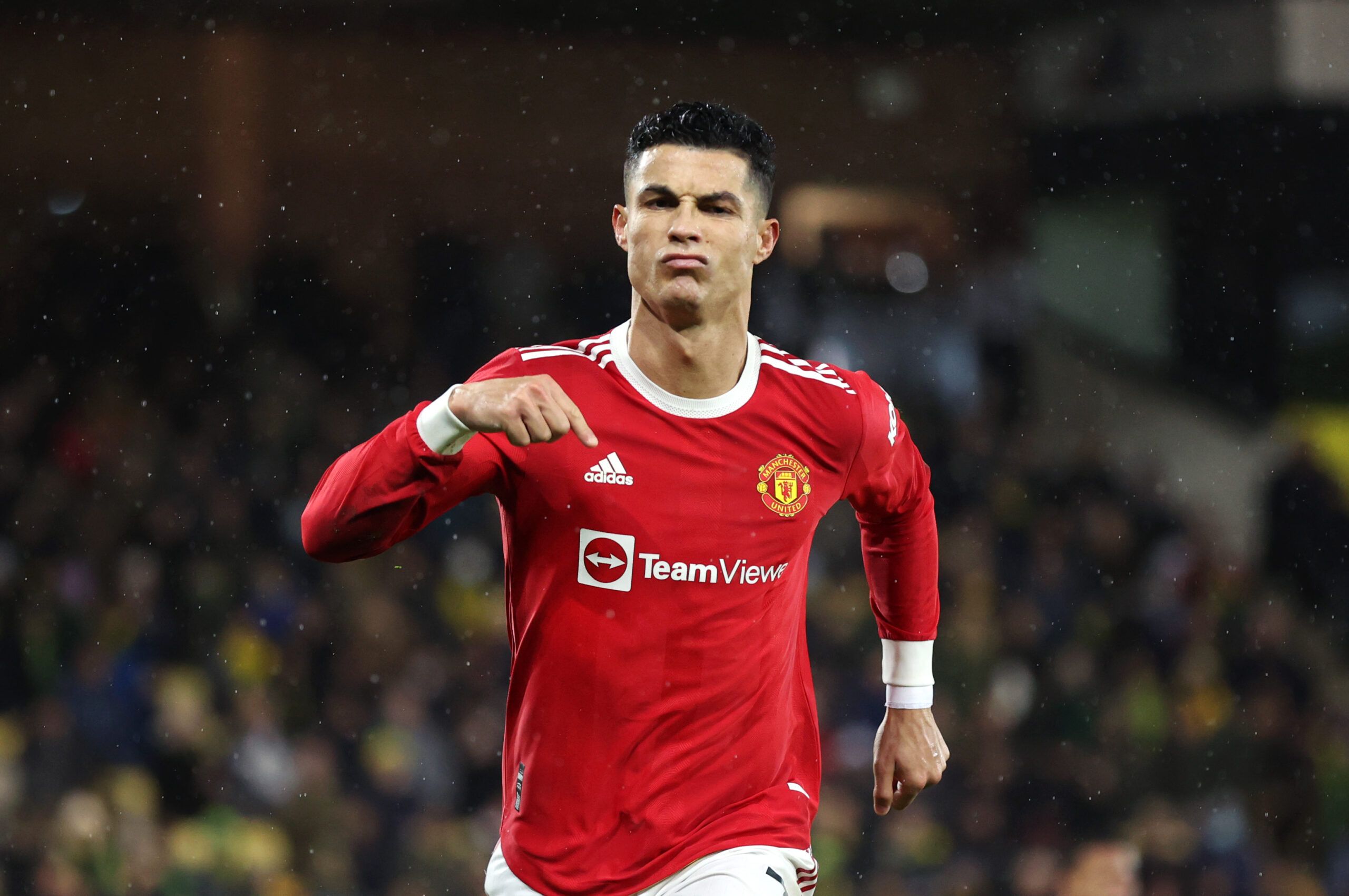 Cristiano Ronaldo: Speed travelled from the US to watch hero play v Villa