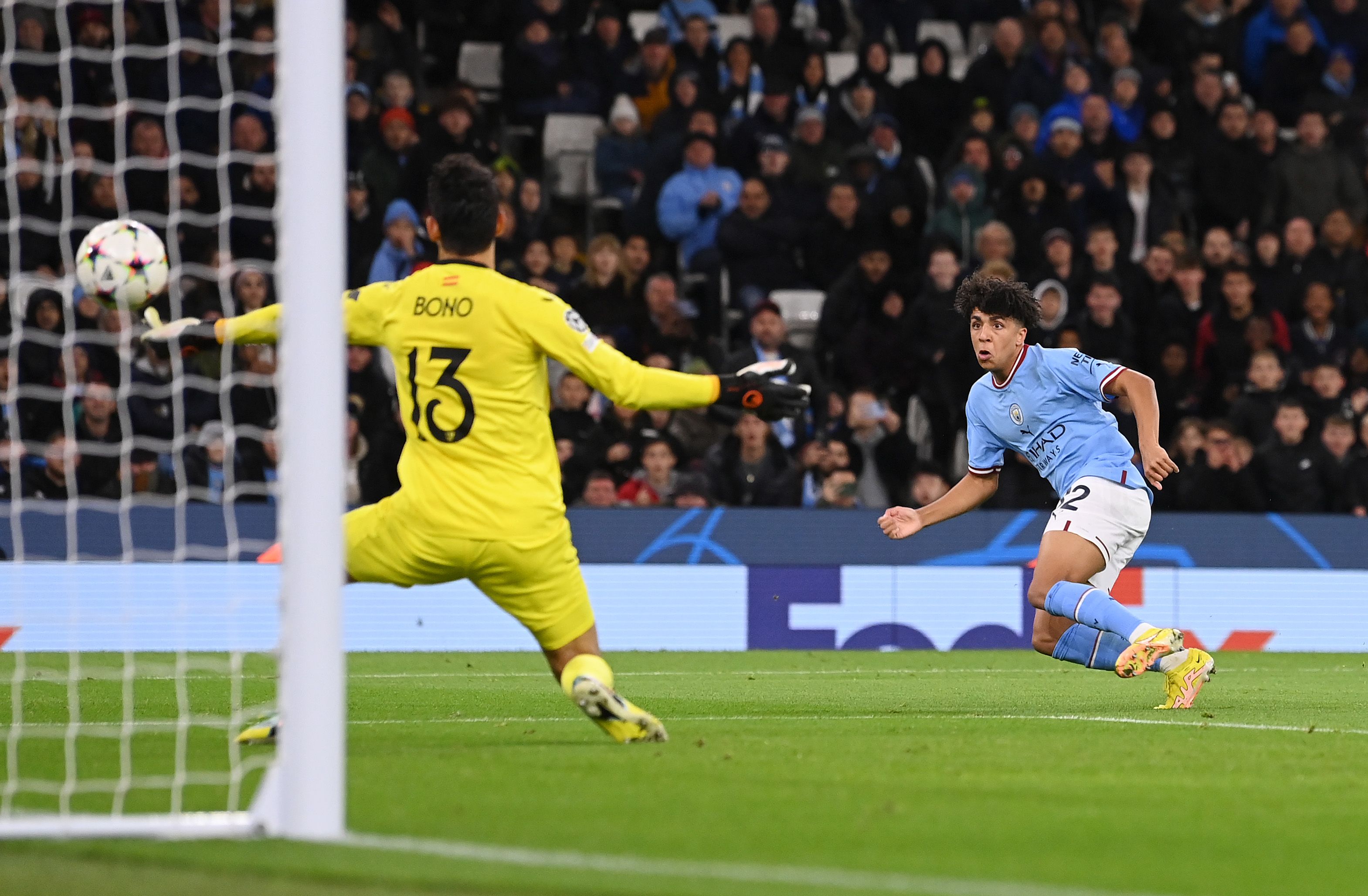 Man City: Rico Lewis' brilliant celebration after breaking record vs ...