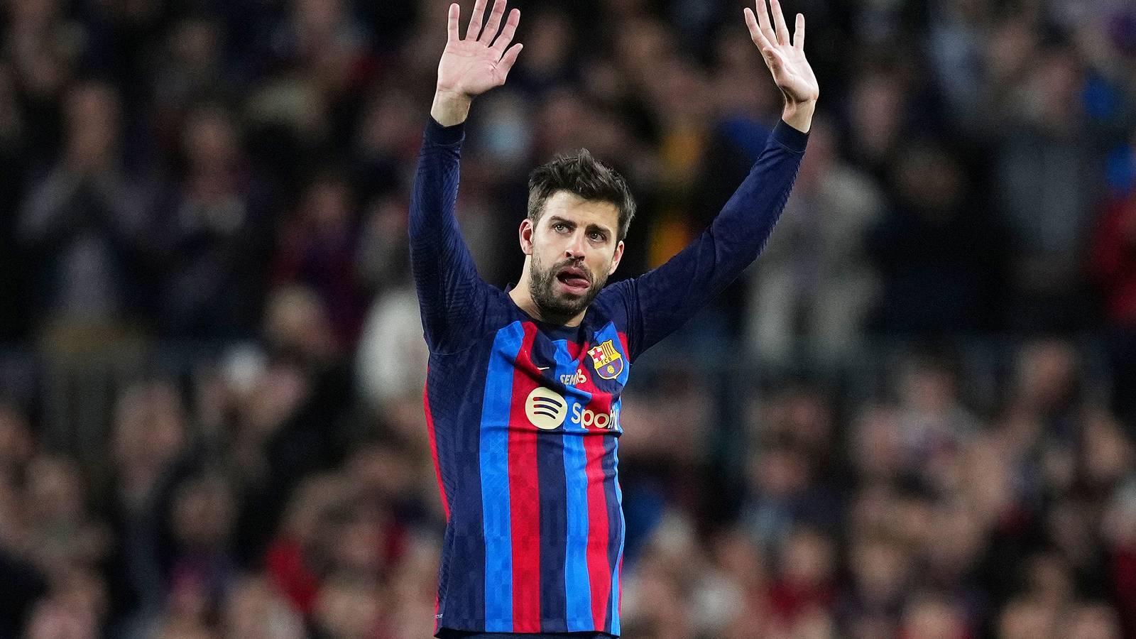 Emotional Gerard Pique waves goodbye to Barcelona as he retires from ...