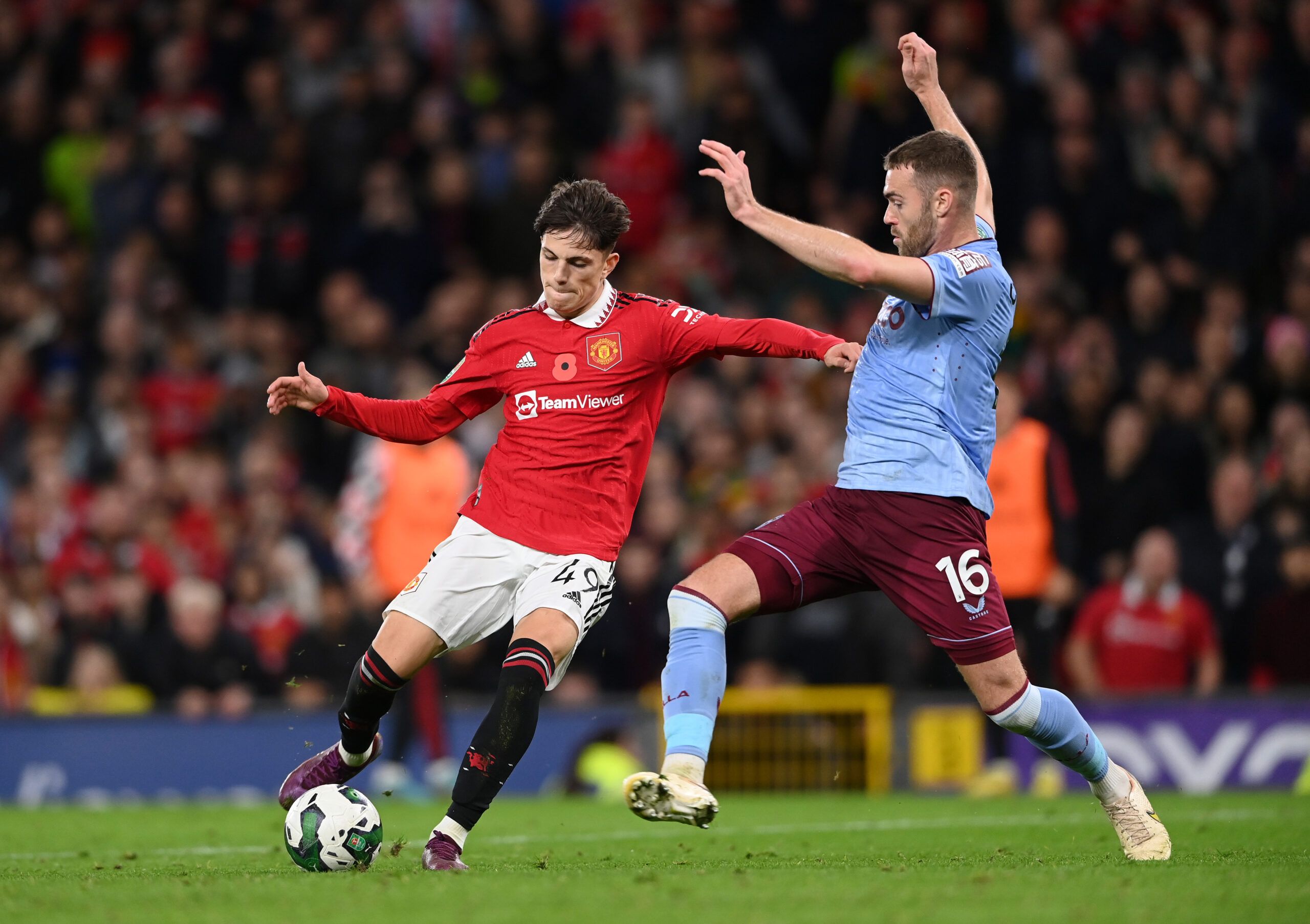 Man Utd star Alejandro Garnacho made Aston Villa player look so slow