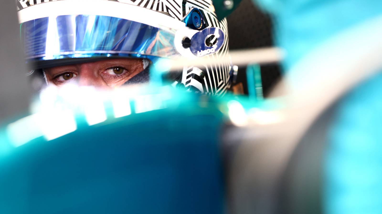 Fernando Alonso: Age, Height, Net Worth, Salary, Girlfriend and More