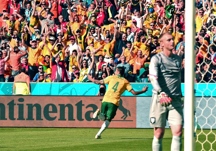 World Cup 2014: Tim Cahill's wondergoal in Australia 2-3 Netherlands