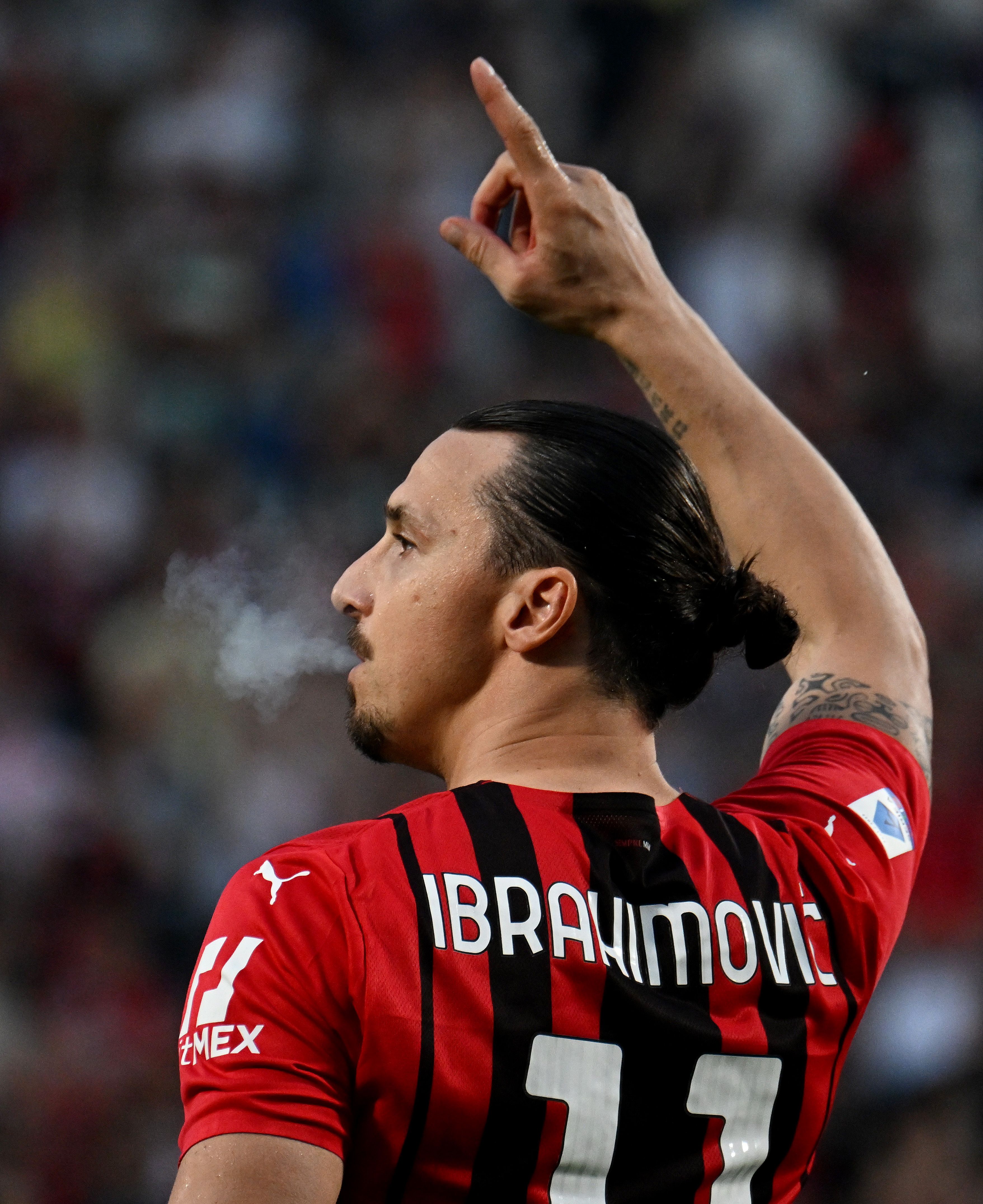 Zlatan Ibrahimovic, 41, shows off ripped physique in Xmas snap