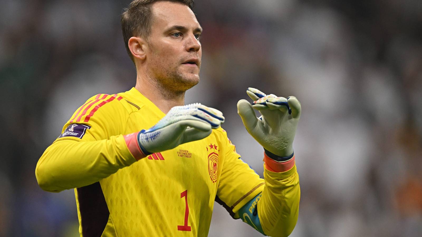 Manuel Neuer suffers broken leg - will miss rest of Bayern Munich’s season