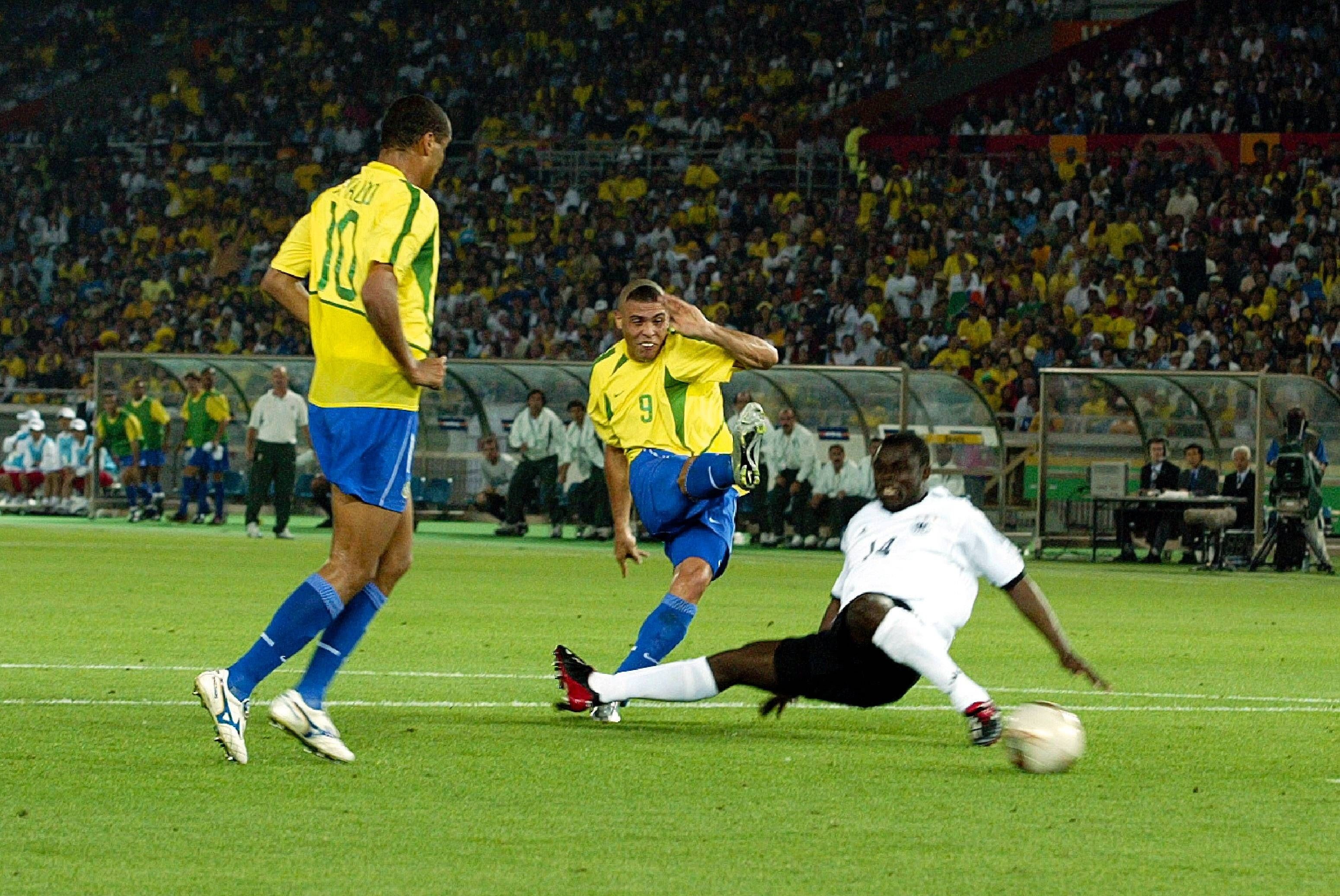 Top 5 players with the most Brazil international goals