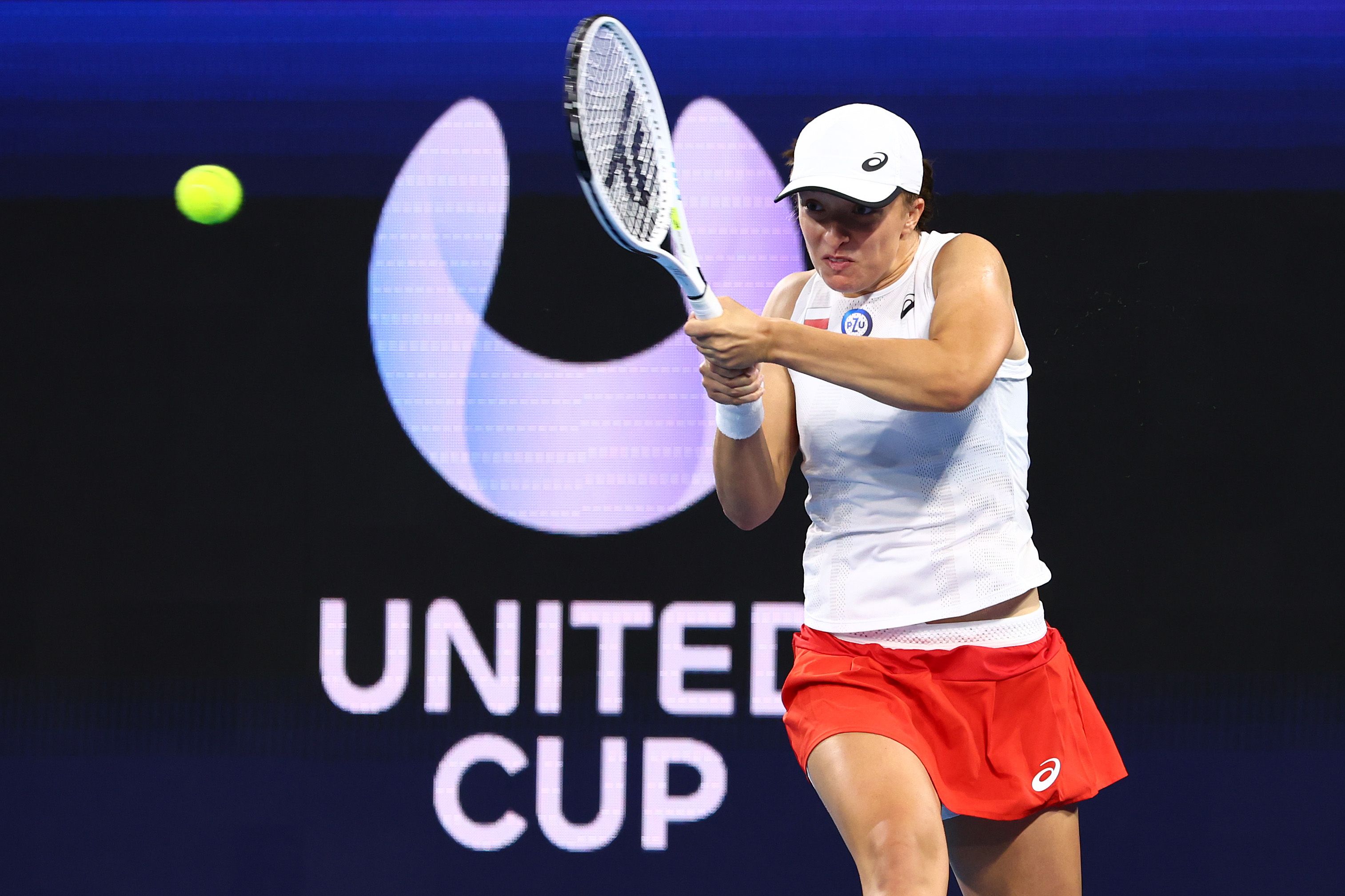 United Cup: Iga Swiatek filmed doing 'insane’ juggling warm-up exercise