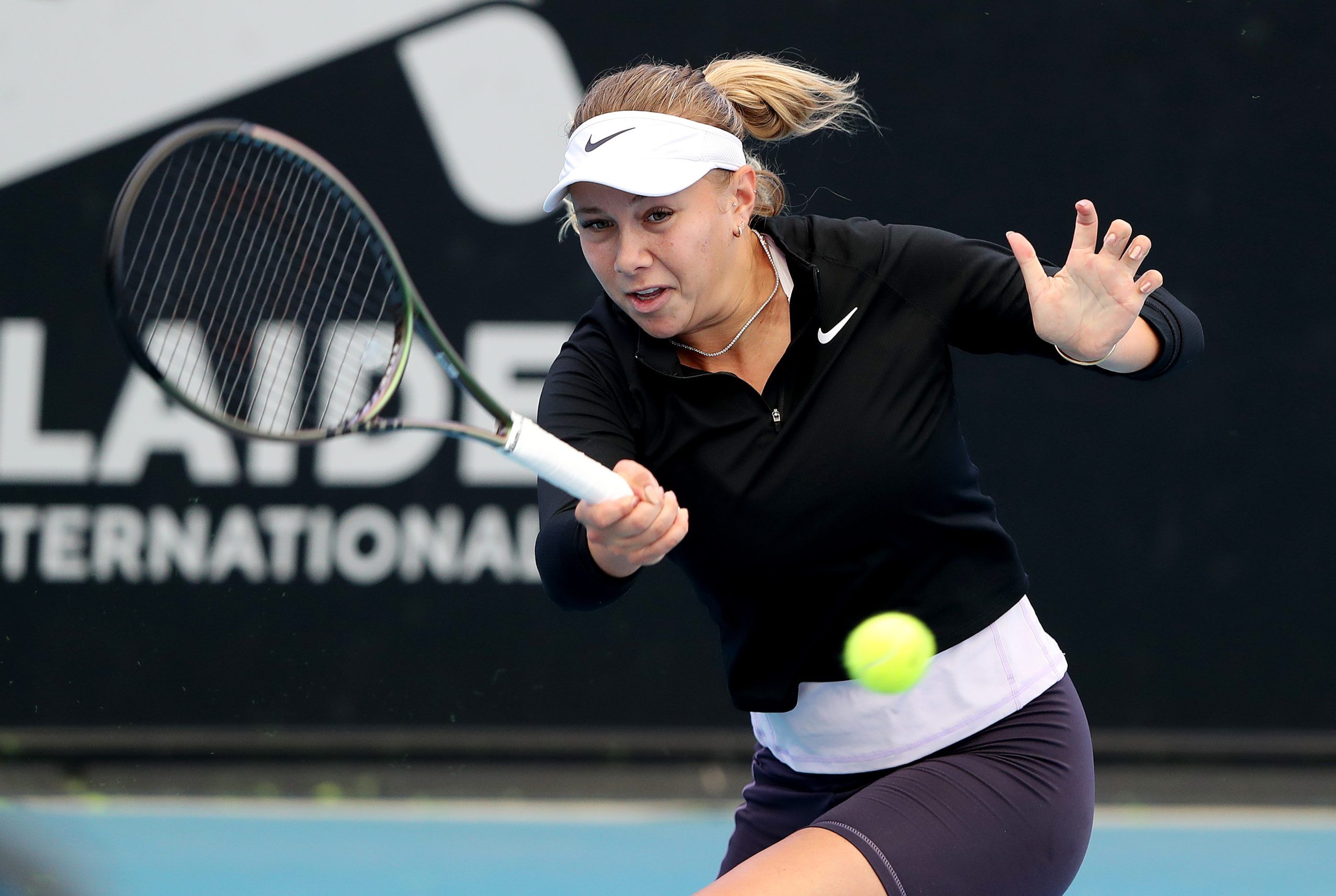 Adelaide 2: Amanda Anisimova shares heartwarming moment with fan after win Adelaide 2: Amanda Anisimova shares heartwarming moment with fan after win