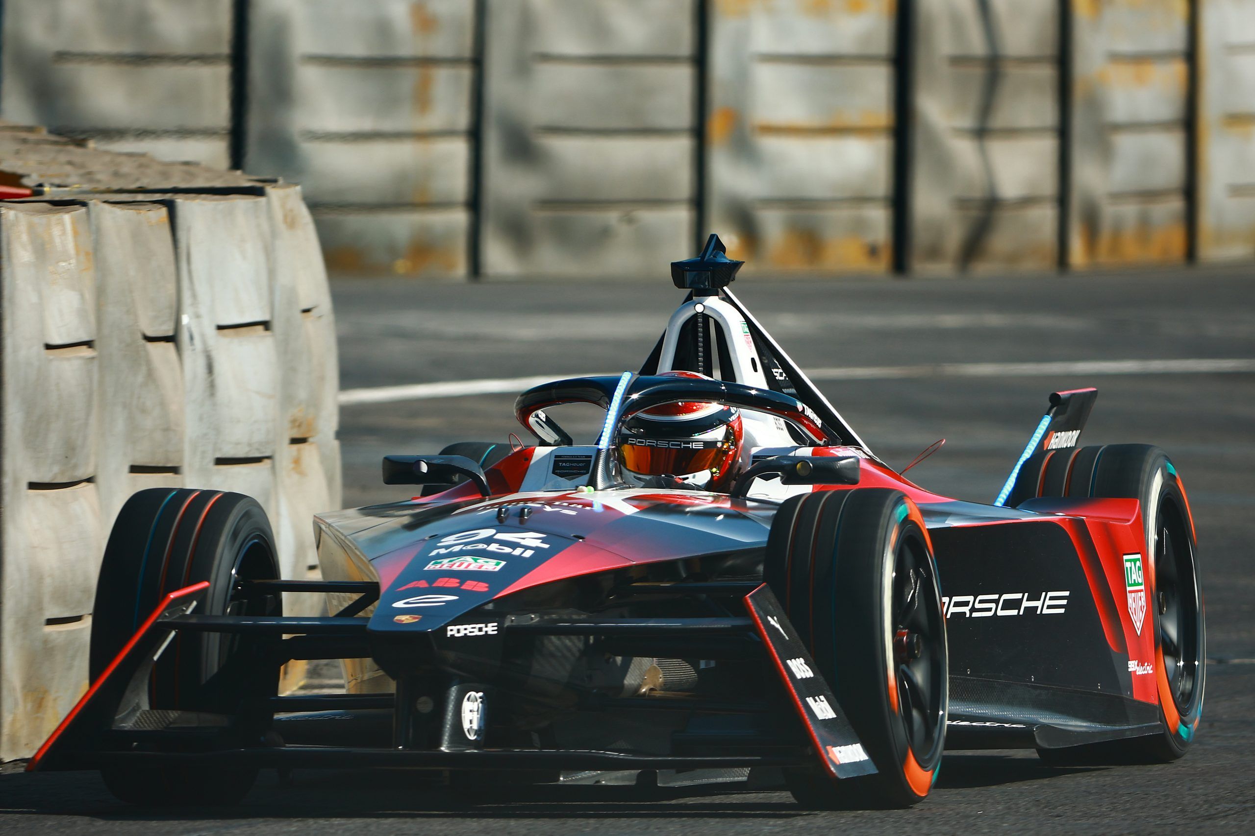 FE: Pascal Wehrlein holds off surging Jake Dennis to win in Saudi Arabia