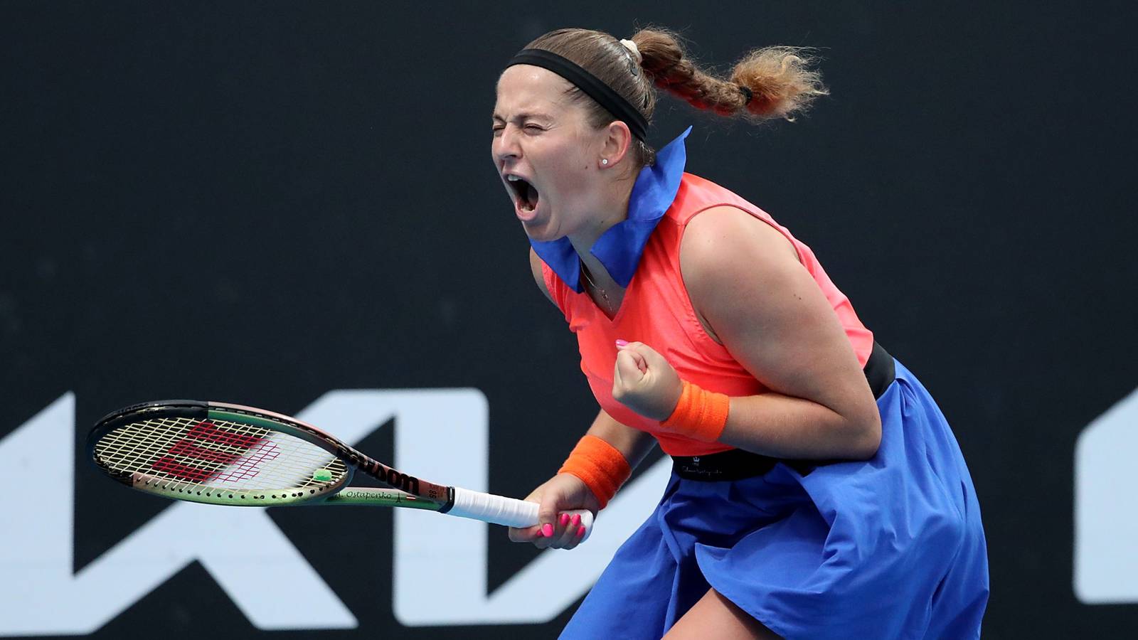 Australian Open: Commentator hilariously says crude innuendo by mistake
