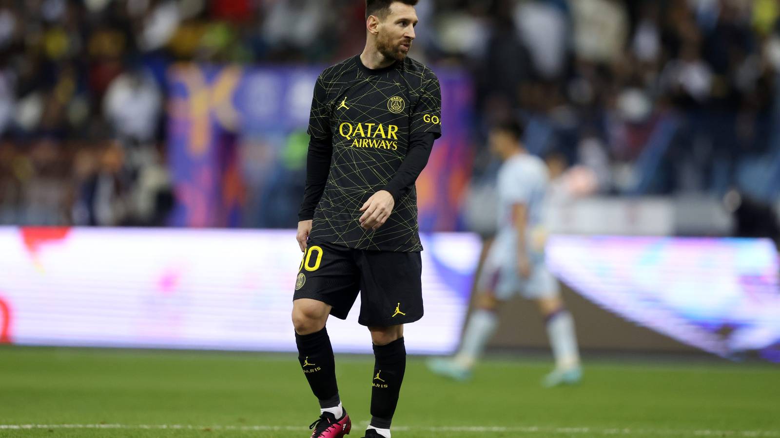 Why did Lionel Messi get his left foot immortalised in a golden cast?
