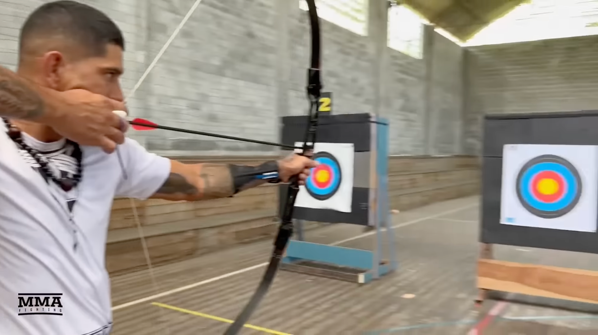 UFC 287: Alex Pereira shows off his impressive archery skills