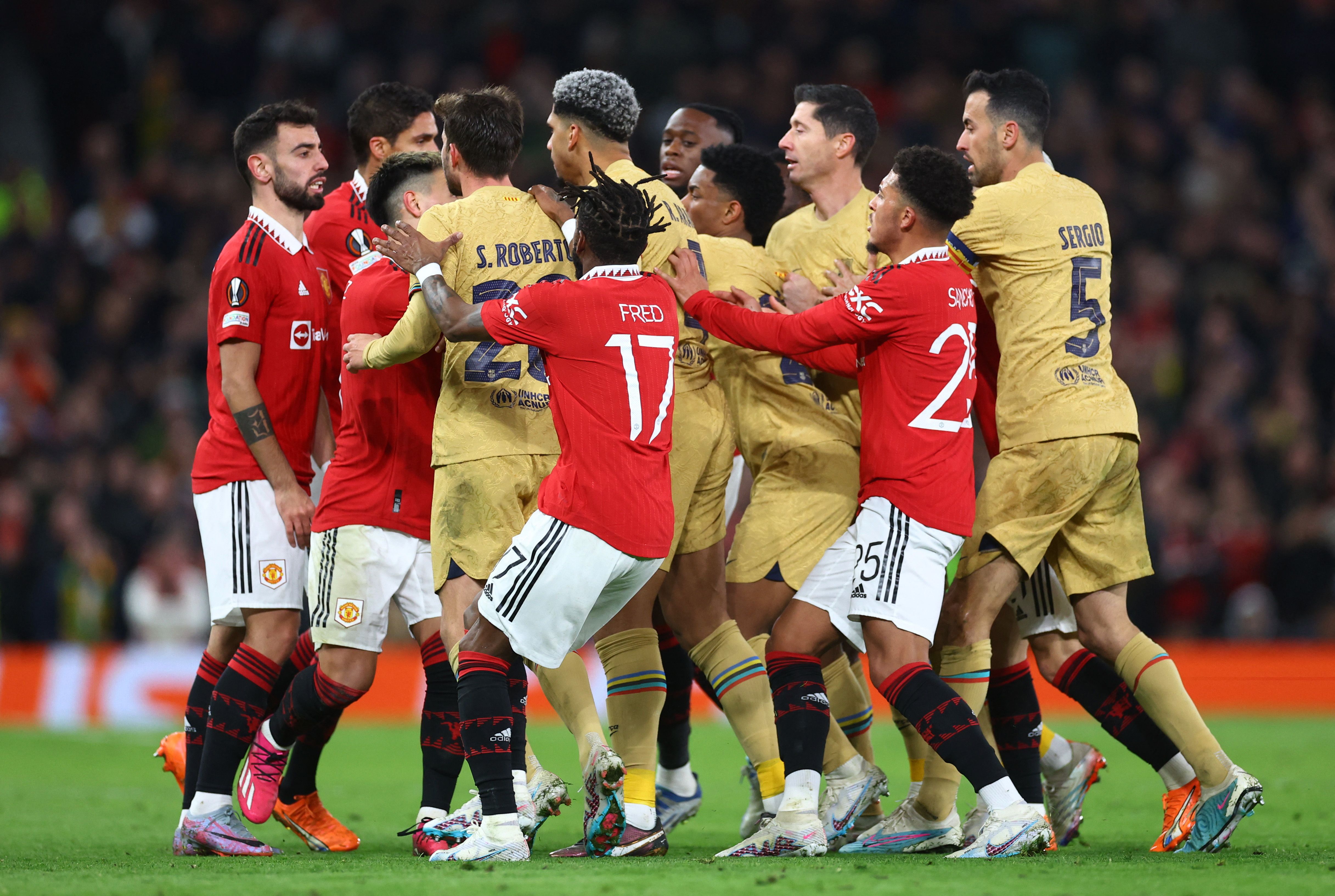 Bruno Fernandes: Man Utd man angered Barcelona after booting ball at De ...