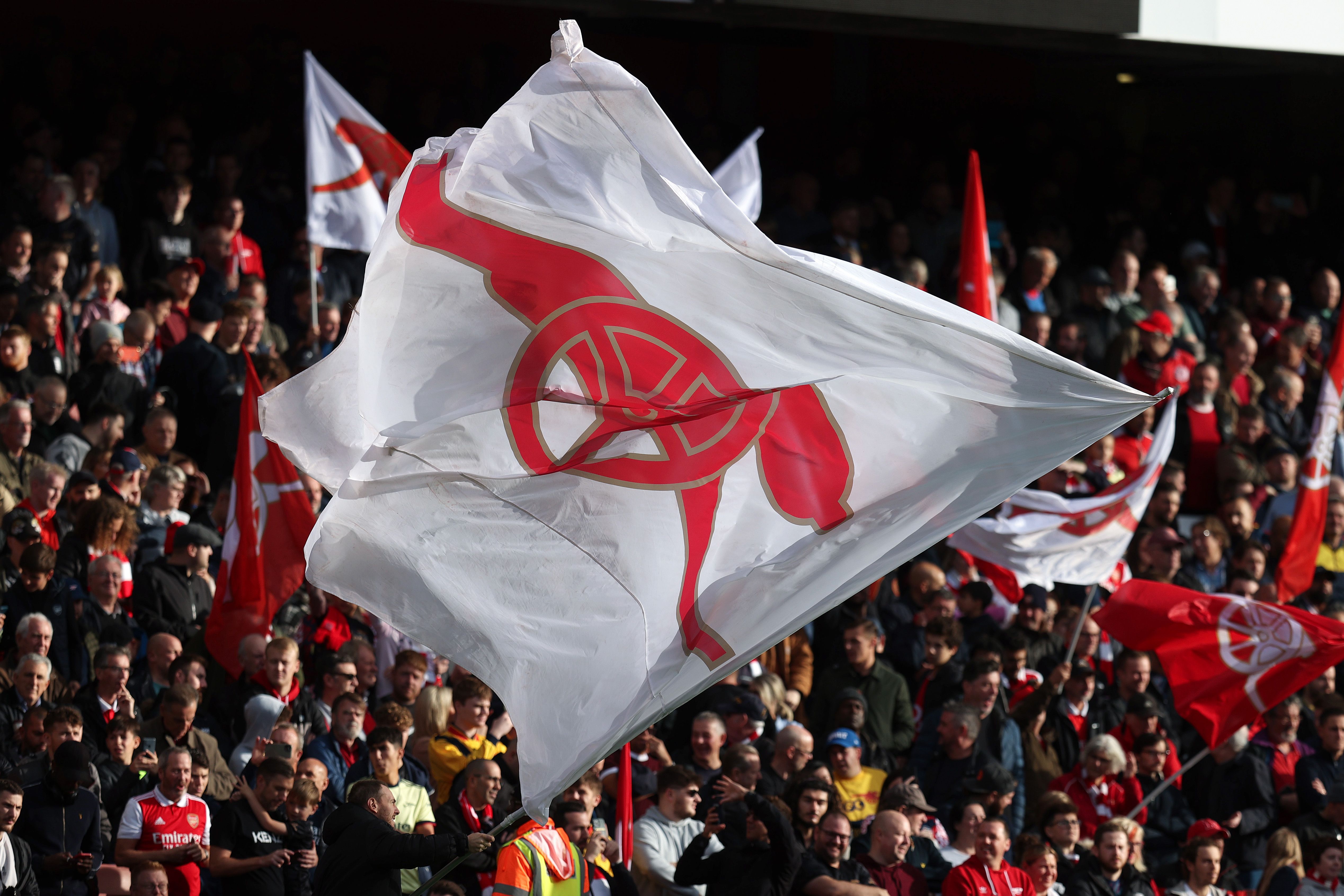 Arsenal's Beth Mead reveals women's team got 'leftovers' before ...