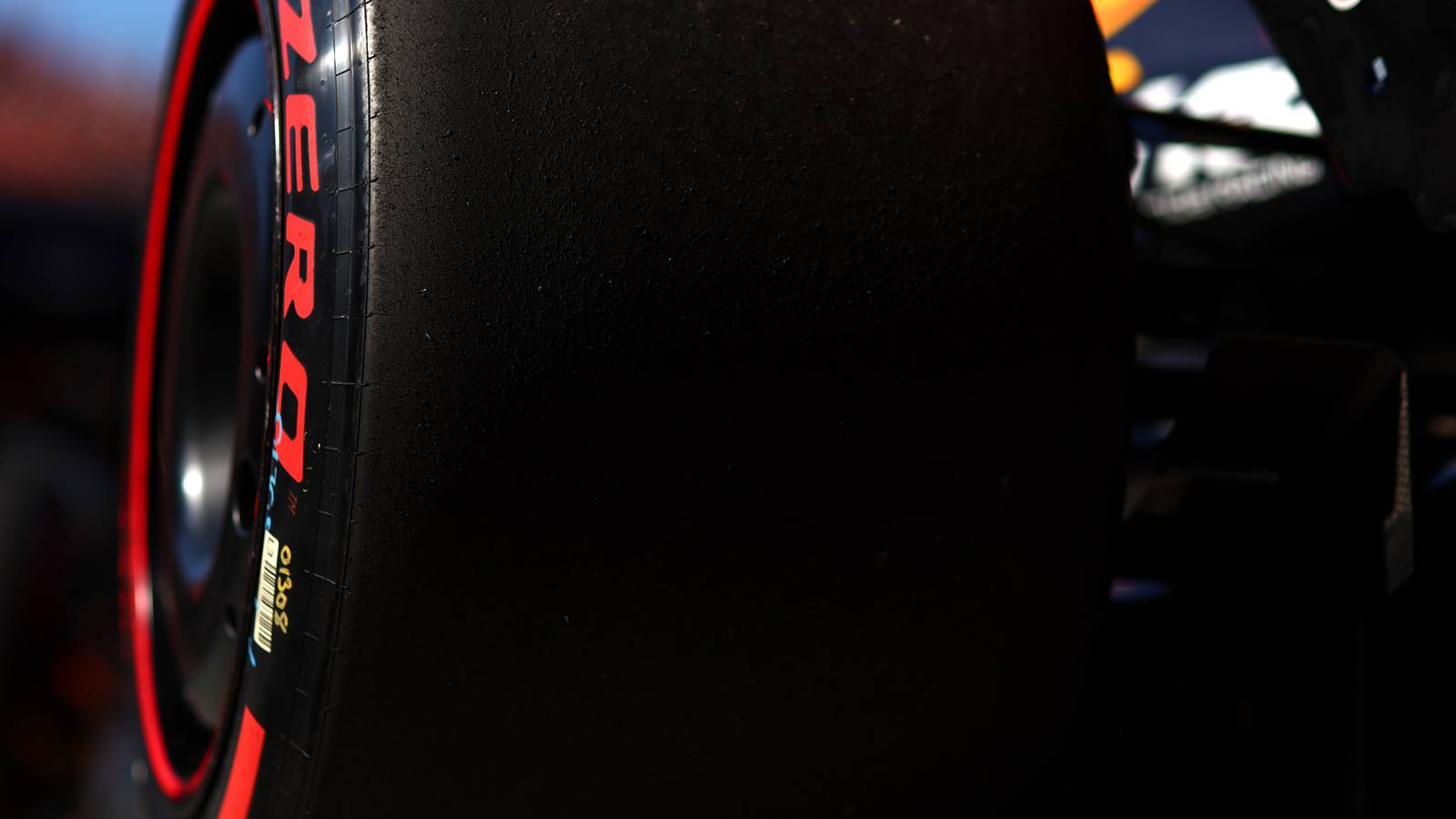 What do the different colours on F1 tyres mean?